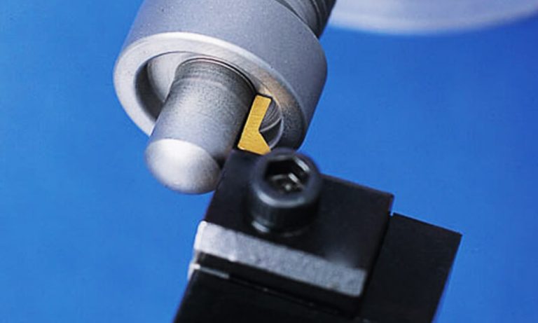 What is Grooving? A Complete Guide to the Machining Technique - DeZe ...