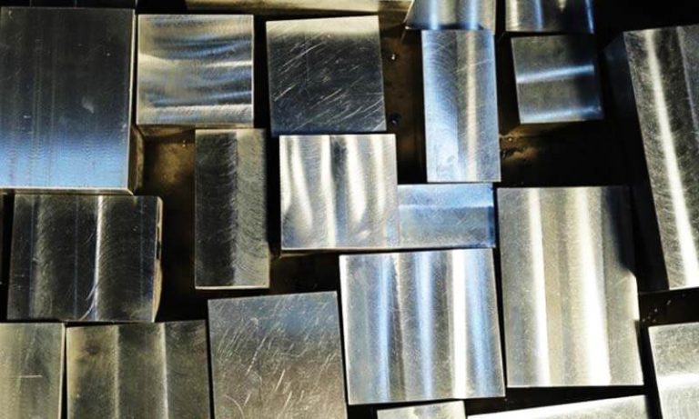 AISI M35 High-Speed Steel: Hardness and Heat Resistance - DeZe ...
